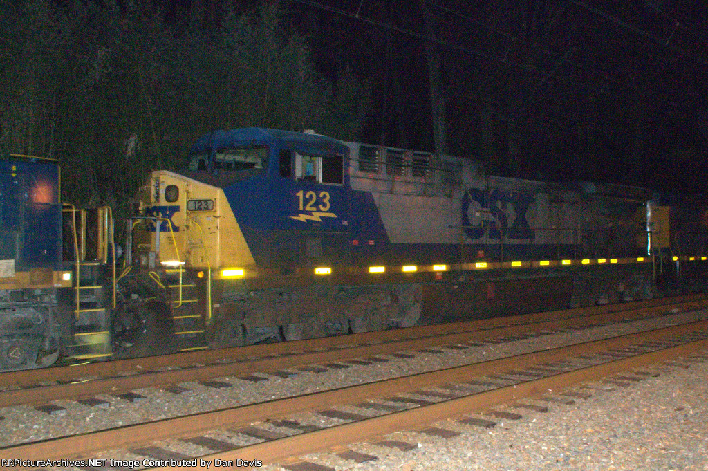 CSX AC44CW 123 trails on Q702-25